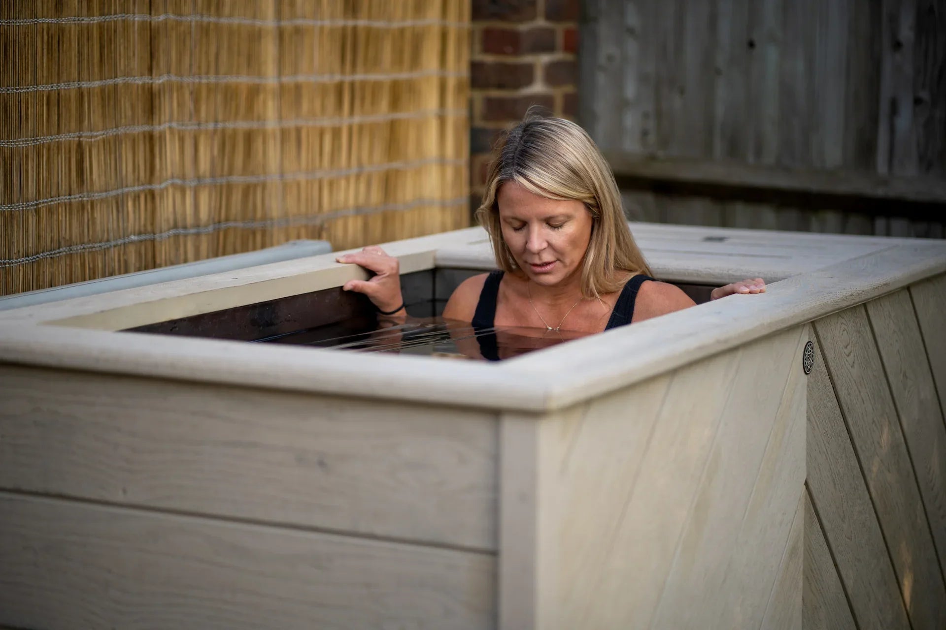 Are Ice Baths Anti-Ageing – House of Senti